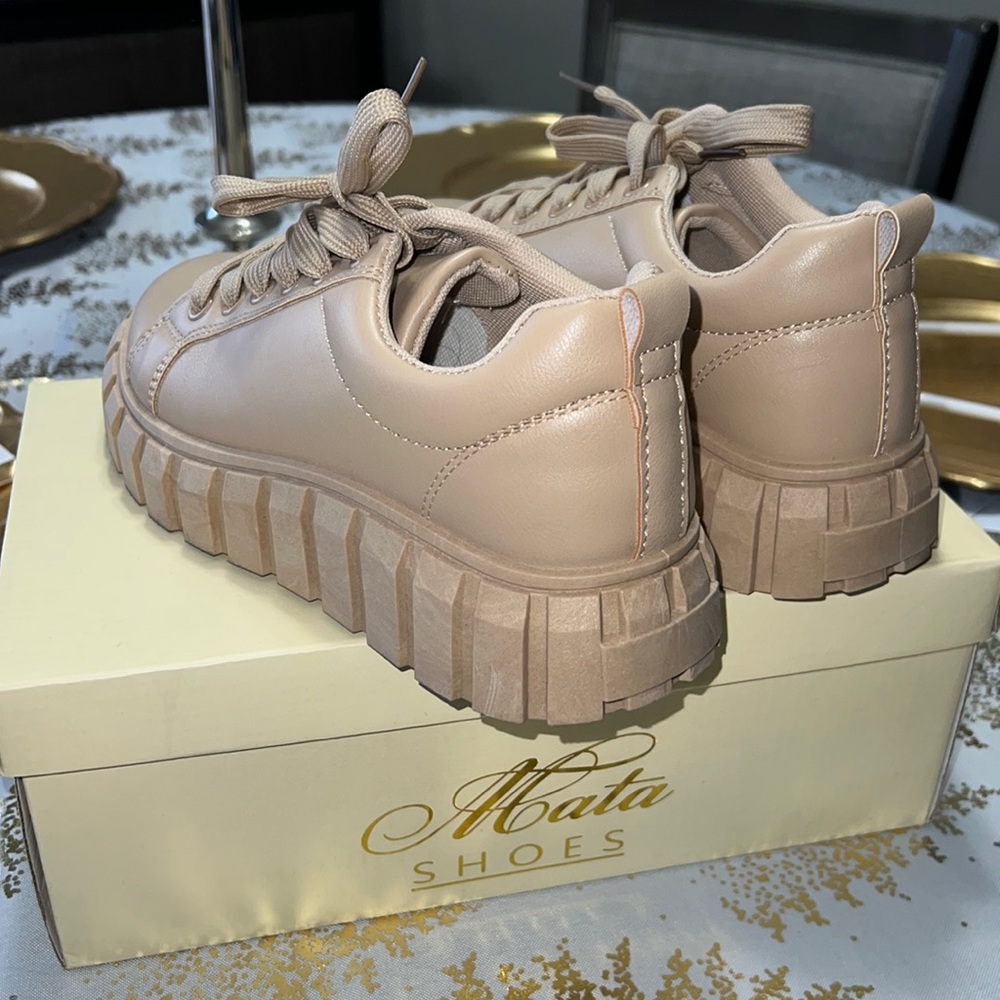Mata Shoes Taupe Color - Gem